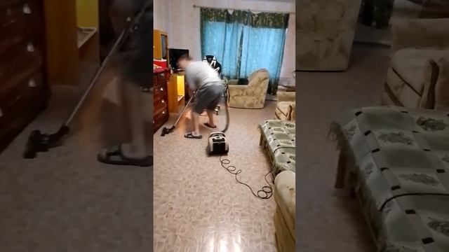 Пылесосим пол с параличом рук ДЦП не приговор