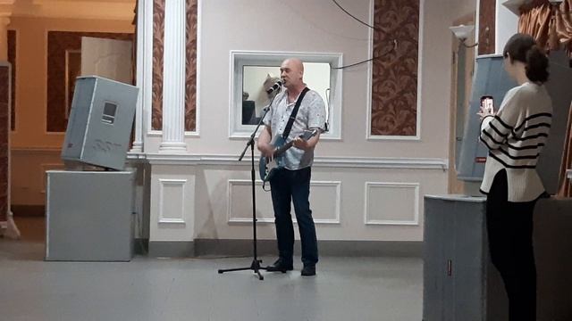 Звери - Снегопад - Кавер под гитрау (живой звук)