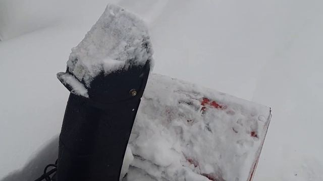 Снегоуборщик по целине.