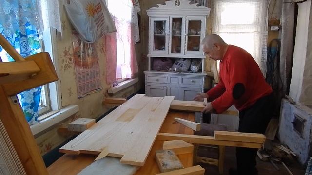 Стул в дровнике на приспособах впервые