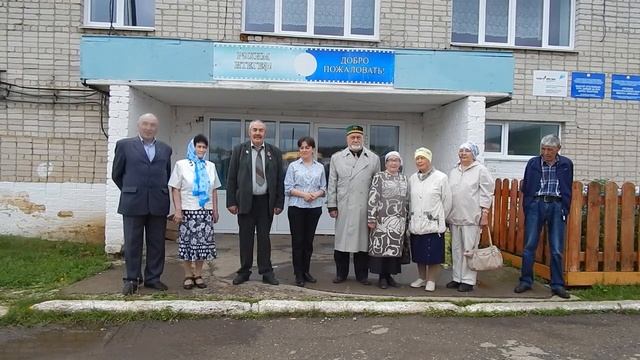 Тамамлаған уҡыусылар 55 йылдан һуң осраштылар.