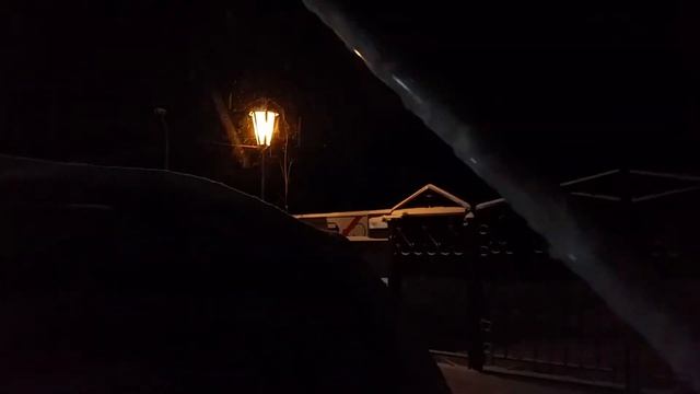 Свечение газоразрядной лампы от СВ радиостанции.