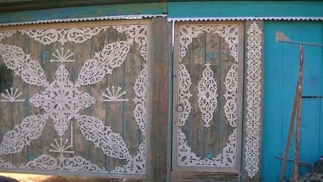 Узоры на деревянные ворота выпиливаем сами
