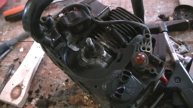 Отремонтировал подачу масло на цепь своими руками