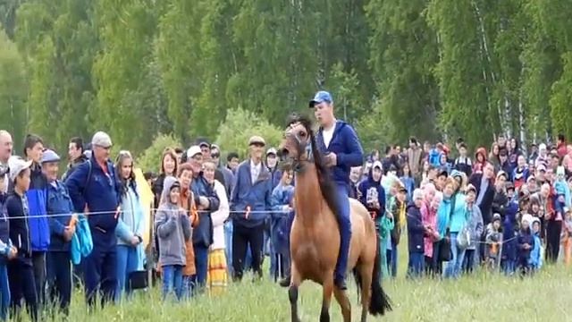 Танец победителя после заезда