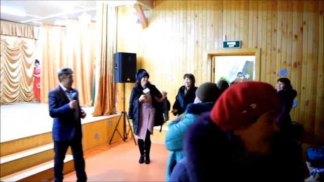 Зрители и артисты пустились в пляс