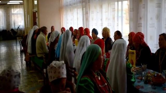 Подкрепились и спели