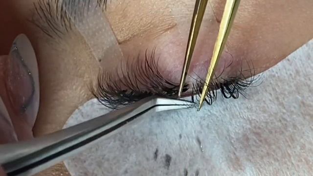 Лучи, мокрый и рваный эффекты в одном 🤯 сложно но можно eyelashextension _eyelash
