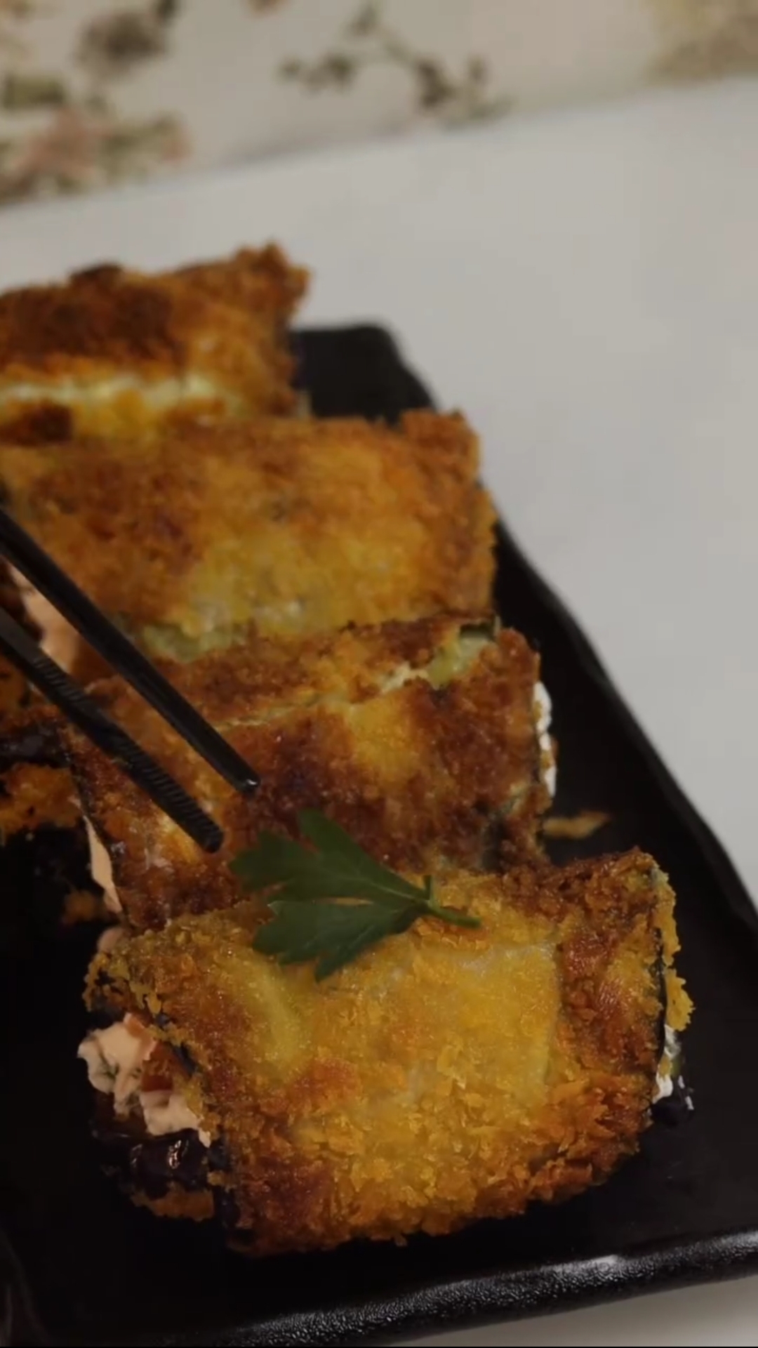 Хрустящие рулетики из баклажанов.