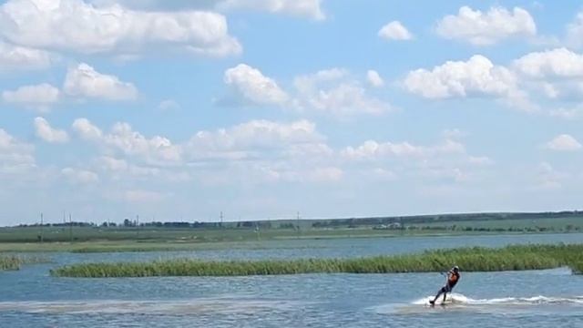 водные лыжи под парусом