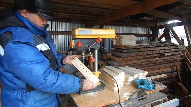 Табурет из дровника в дом без приспособ