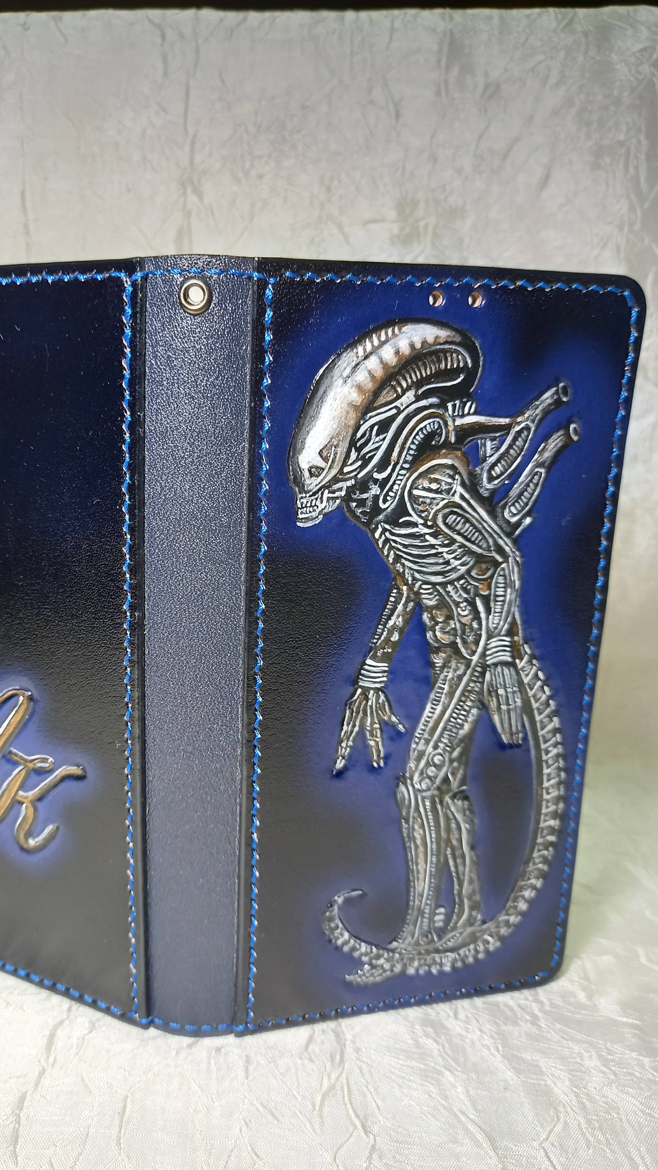 Чехол - книжка для смартфона Infinix Note 12 Vip. Изделия из кожи. СКСтиль. Видео обзор: "Чужой".