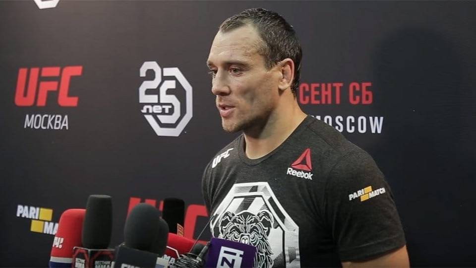 Алексей Кунченко покидает зал после победы #ufc #ufcmoscow #кунченко #юфс