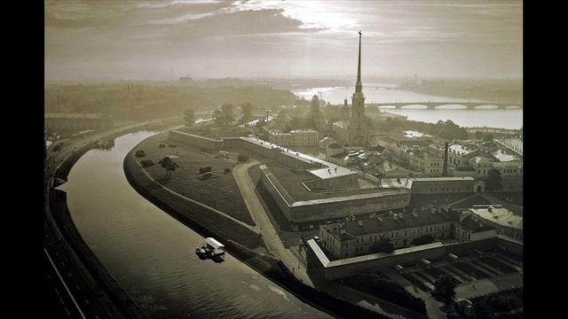 "В граде вечного ненастья..."