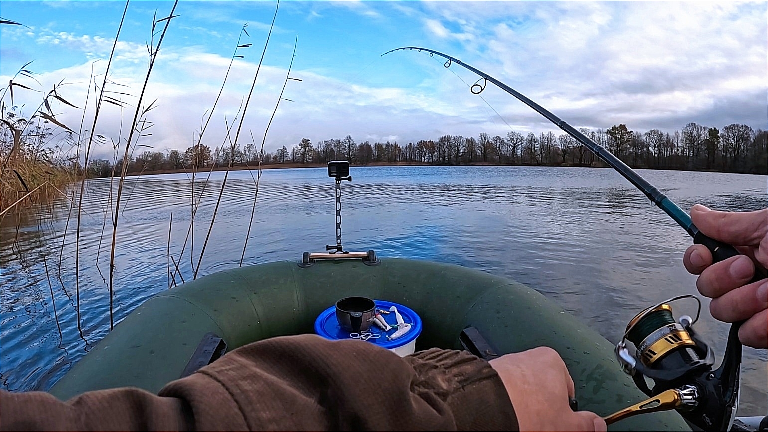 Приехал в СЕКРЕТНОЕ ОЗЕРО!!! А рыба есть? А она ест?