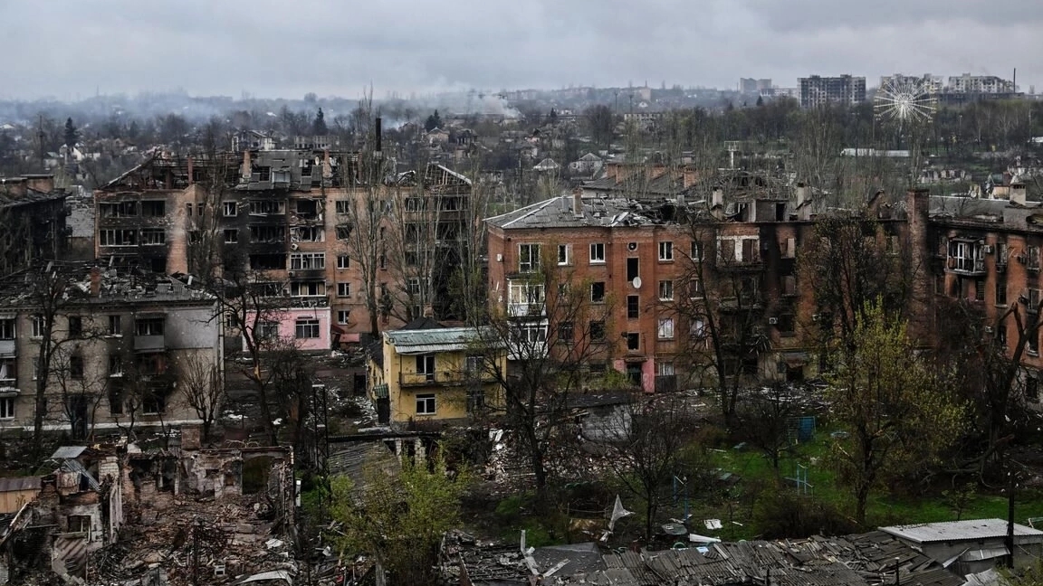 ЗДЕСЬ БОЛЬШЕ ПТИЦЫ НЕ ЛЕТАЮТ