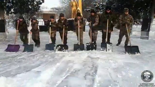 Юнармейский спецназ ПАРТИЗАН у обелиска «Неизвестный солдат», в местах захоронения воинов ВОВ