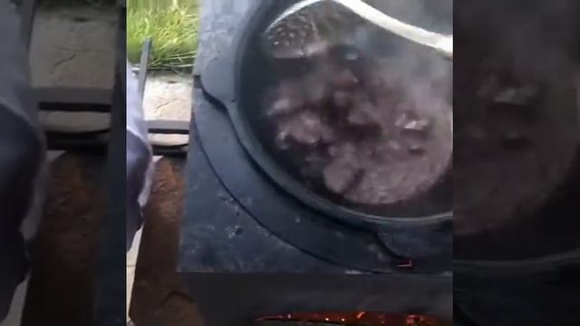 Печень кабана с картошкой в казане