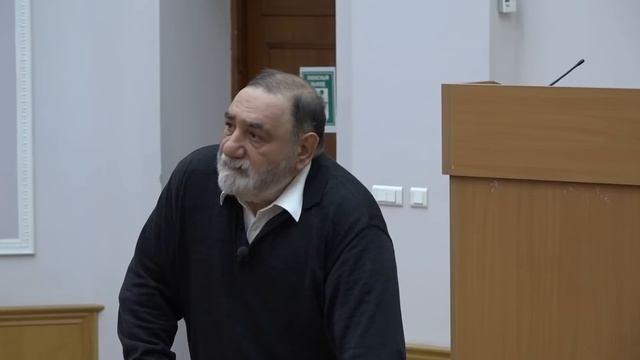 Момджян К. Х. - Философия общества - 9. Отличие мышления человека от информ. программ животных