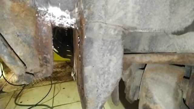 Замена (установка) порога на заклепки на Nissan Wingroad. Левый порог. Часть 1.