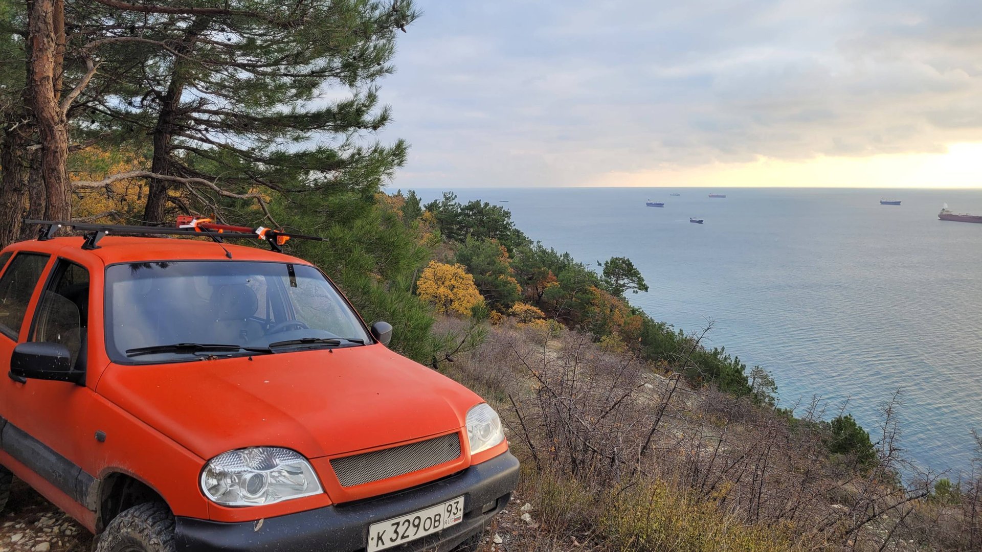 Шеви нива, приключения на закате у моря и в осеннем лесу