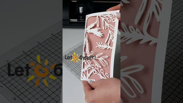 Резка бумаги на режущем плоттере