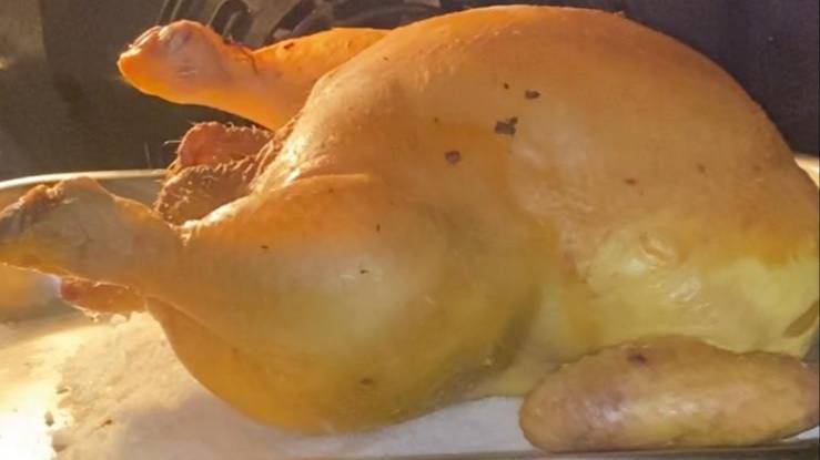 ОЧЕНЬ ВКУСНАЯ КУРОЧКА НА СОЛЕВОЙ ПОДУШКЕ!!!
ВКУСНО И БЫСТРО!!!