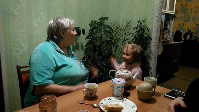 Анюта и бабушка про мужиньку-работяженьку