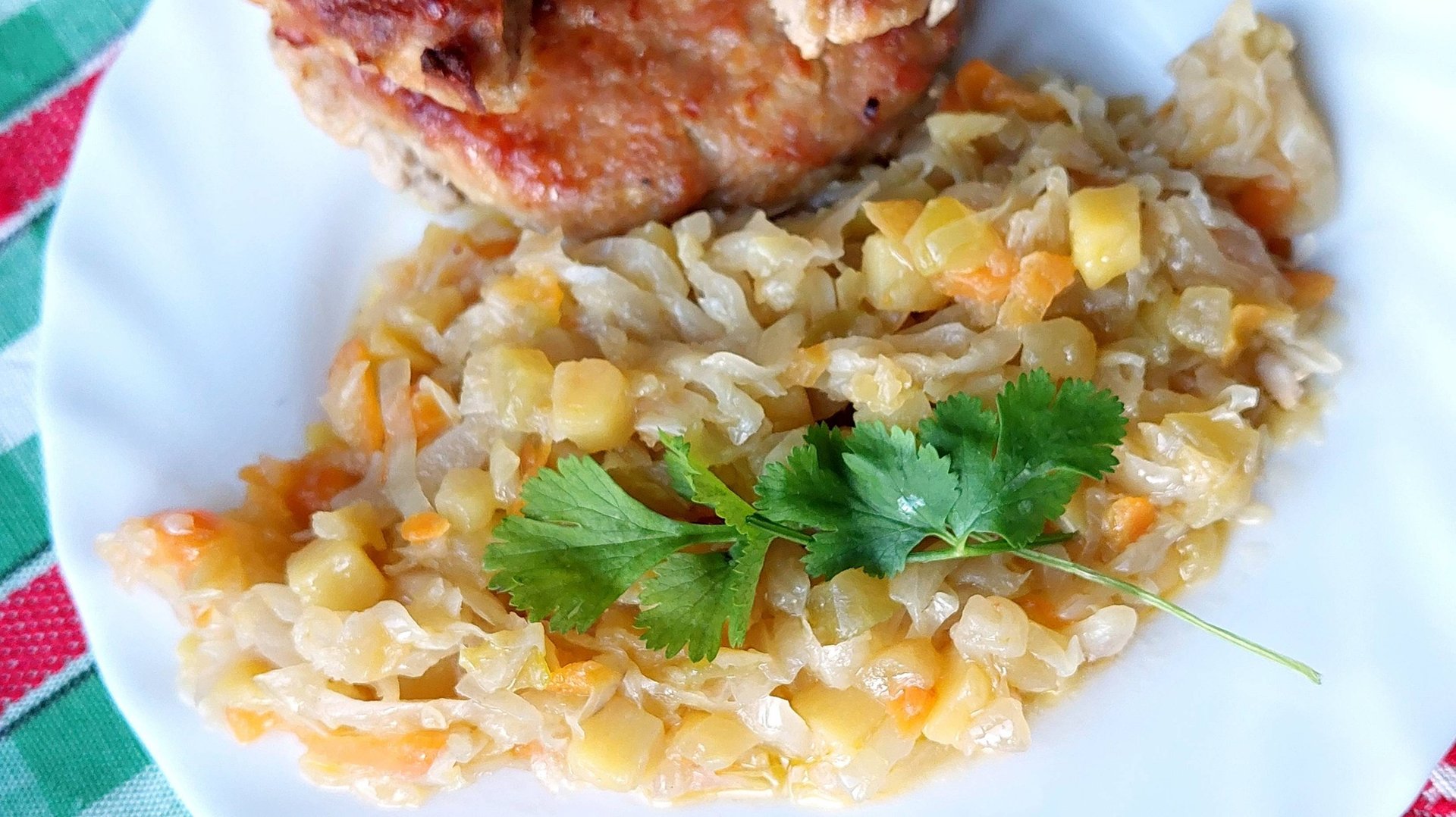 Гарнир овощное ассорти. Идеальное сочетание овощей делает гарнир сочным и нежным.