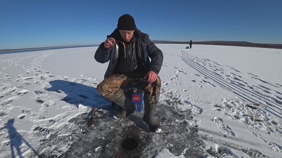 РЫБАЛКА ПО ПЕРВОМУ ЛЬДУ!