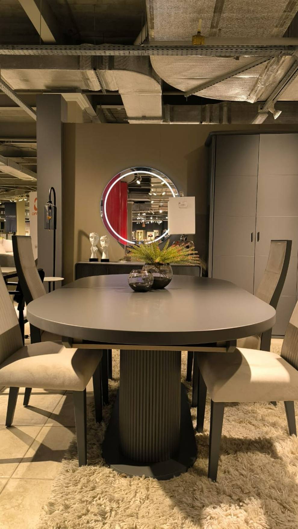 📌 Столовая  NAOMI обеденный стол со стульями и комодом: Новинка 2024