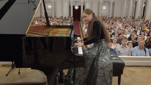 ОТ КЛАССИКИ К ДЖАЗУ. ГУММЕЛЬ. Фортепианный концерт ля минор. 
Солистка - Елизавета  УКРАИНСКАЯ