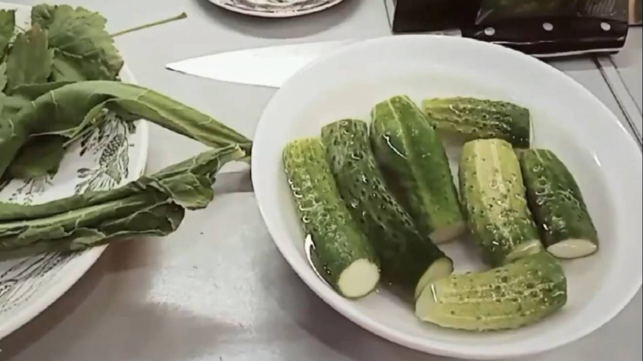 Хрррустящщие малосольные огурцы  ЗА 7 МИНУТ!!!