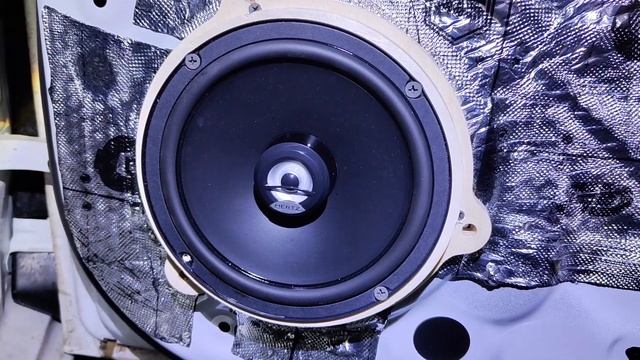 Сравнение на Haval Jolion штатных динамиков на 16,5см Hertz DCX 165,3 120W 4Om