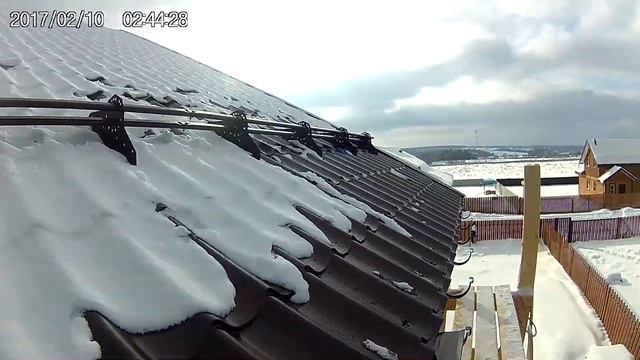 Снегозадержатели и водосточка в подарок при монтаже кровли.