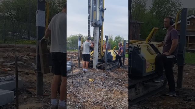 Проект Феникс. Стройка началась. Забиваем ж/б сваи