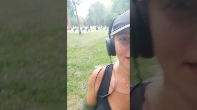 даже не заметила как надела не те кросыувидела после бега♀️ #беганутые #эщкере #яркий #дема