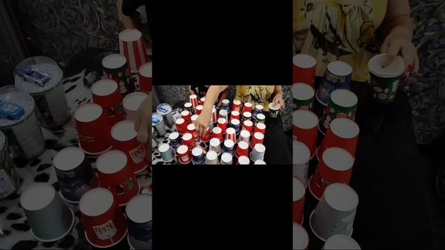 Найди пару под стаканчиком или выполни задание