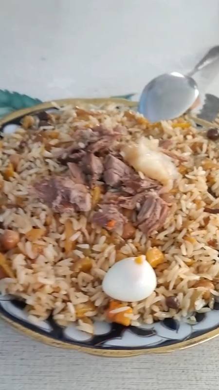 Плов и шашлык на рынке Чорсу