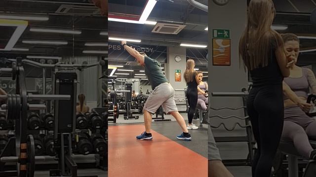 Французский жим в блоке с канатом