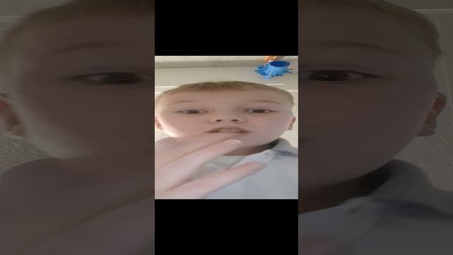 прикол , когда устраиваешся на роботу ,но директор твой однакласник доешник