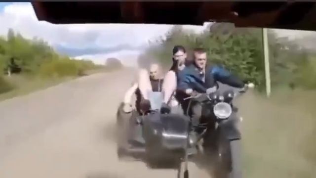 Мотоциклетные "каскадёры"...Улётное исчезновение...))