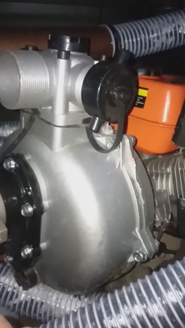 Первый пуск мотопомпы Carver cgp3050h и эжектора в связке с пвх шлангами и пожарным рукавом...mp4