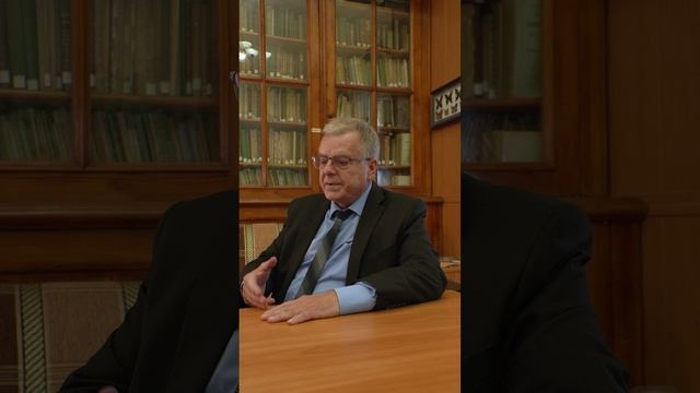 Кто из научных деятелей является для вас примером?