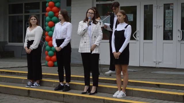 День знаний 1 сентября (средняя школа №42 г. Могилева) - 1 "Б" класс