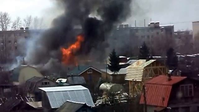 Начало пожара в садах  .