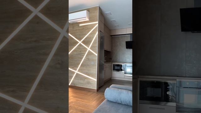 ПВХ плитка на стене, да еще и со встроенной подсветкой!  Как Вам такая идея?