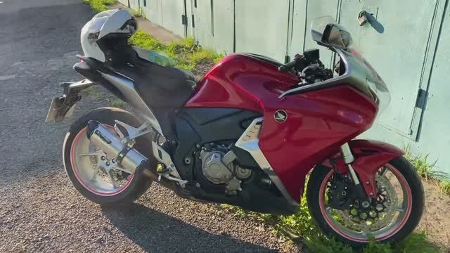 Мото покатушки Honda vfr 1200 Москва 2020. Московское междурядье 2020. Мотоцикл Хонда VFR 1200.
