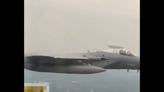 НЛО очень близко подлетело к истребителям 2021год.