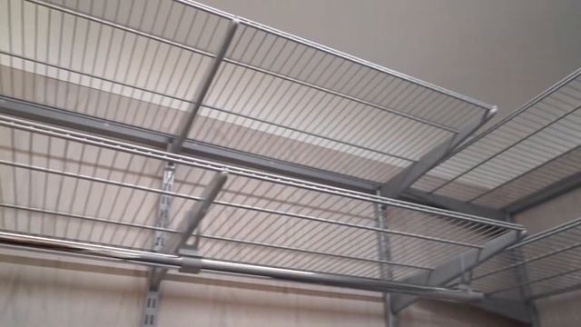 Гардеробная Larvij в Квартирном вопросе: «Под крылом самолета»